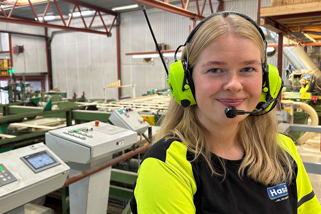 Julia tar fagbrev i trelast. – Jeg liker at ting er nøyaktig på ...